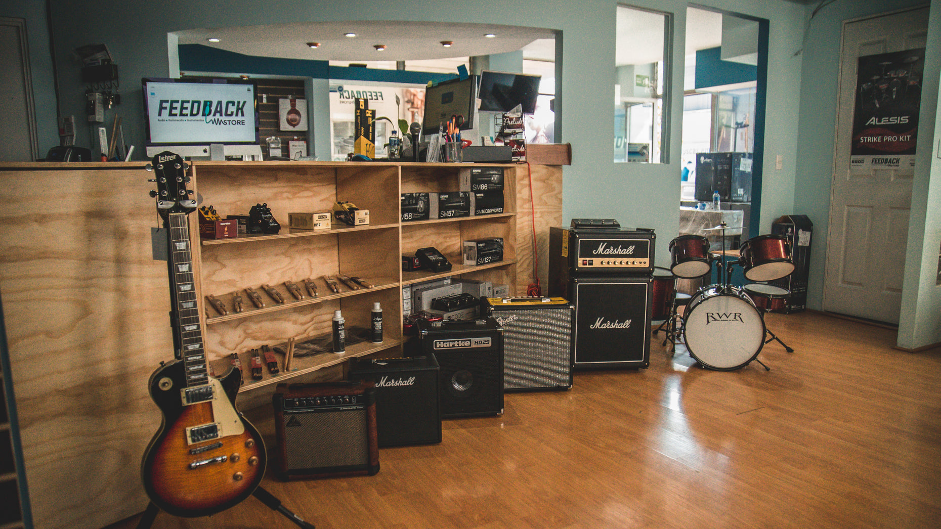 El mejor músico compra en la mejor tienda musical – FeedBack Store